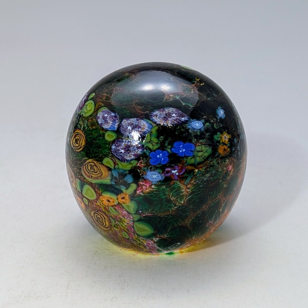 Small Garden millefleur paperweights – Peter Raos